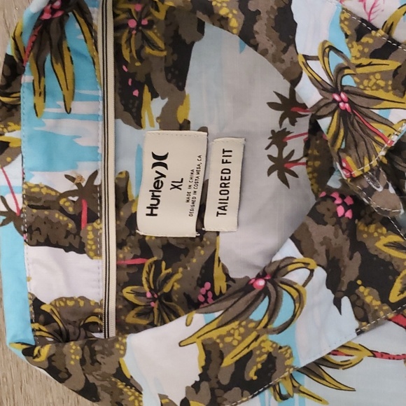 Hurley | Shirts | Mens Hurley Button Down Shirt Xl | Poshmark